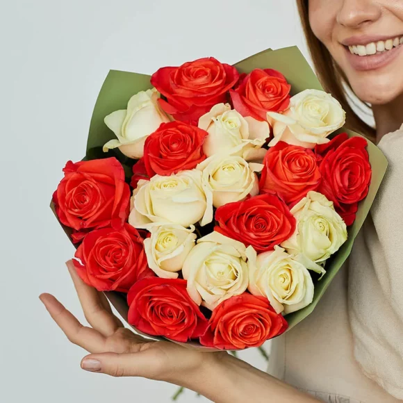 Bouquet Red Naomi - Bouquet de roses, Fleurs fraîches | Monsieur Flower